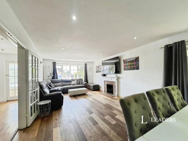 3 bedroom detached house to rent