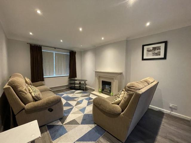 3 bedroom detached house to rent