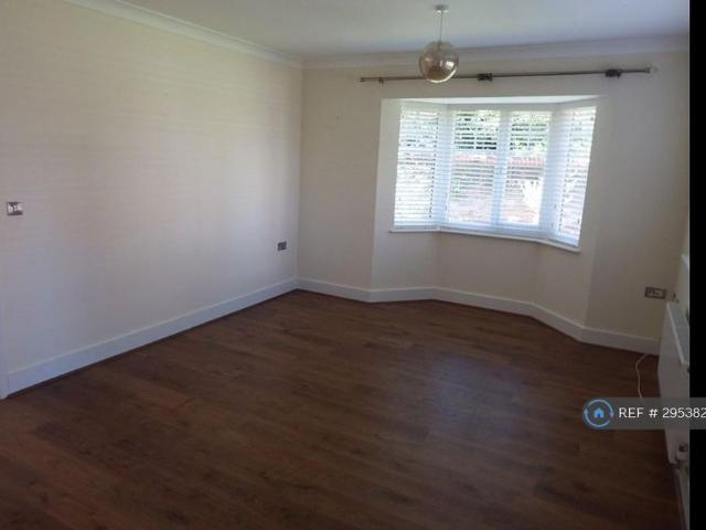 3 bedroom detached house to rent
