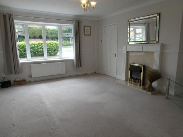 3 bedroom detached house to rent