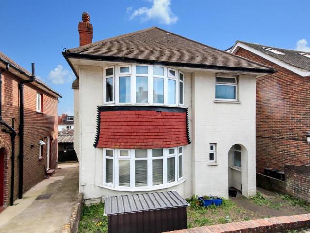 3 bedroom detached house to rent