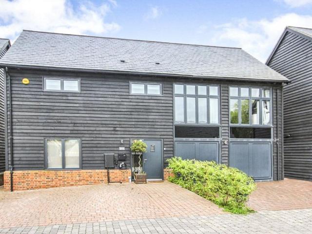 3 bedroom detached house to rent
