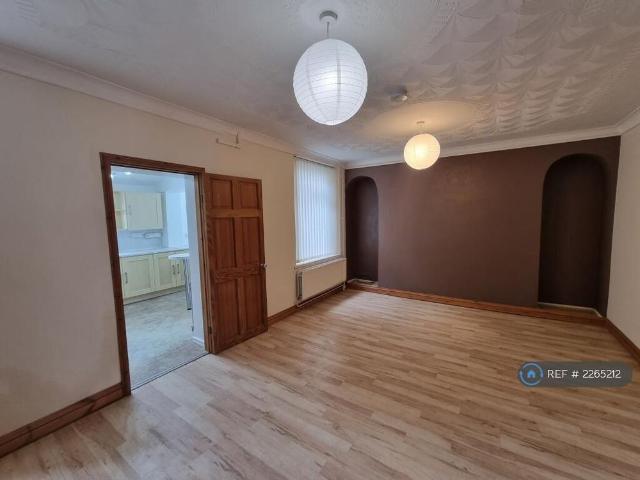 3 bedroom detached house to rent