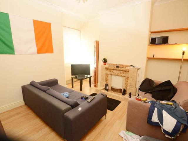 3 bedroom detached house to rent
