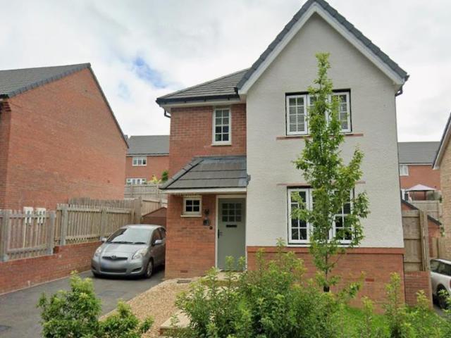 3 bedroom detached house to rent
