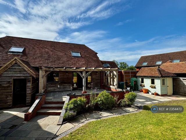 3 bedroom detached house to rent
