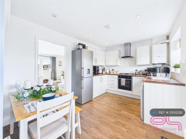 3 bedroom detached house to rent