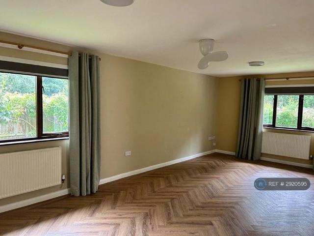 3 bedroom detached house to rent