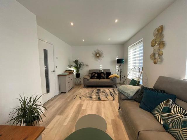 3 bedroom detached house to rent