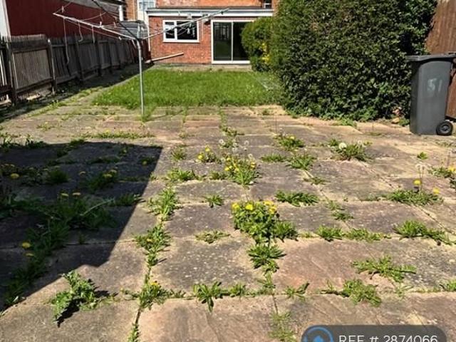 3 bedroom detached house to rent
