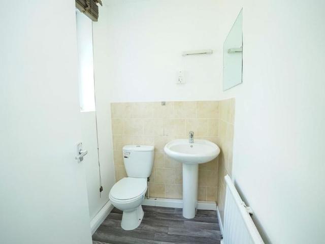 3 bedroom detached house to rent