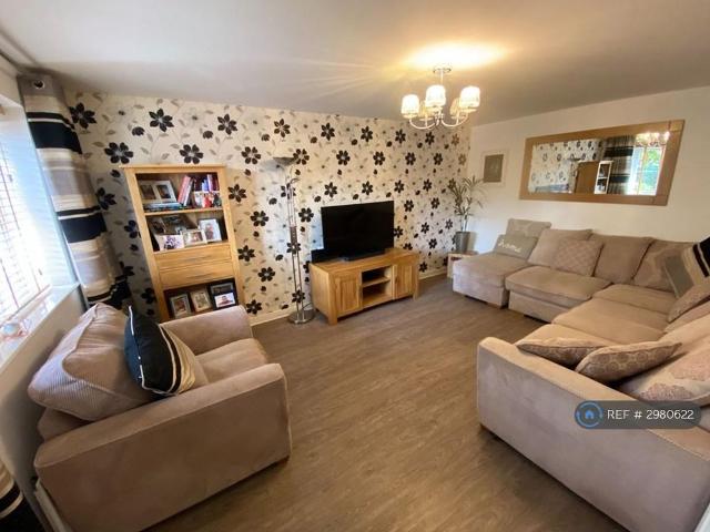 3 bedroom detached house to rent