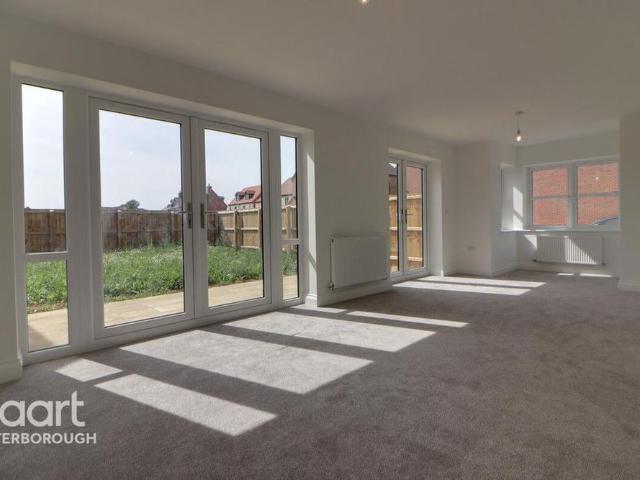 3 bedroom detached house to rent