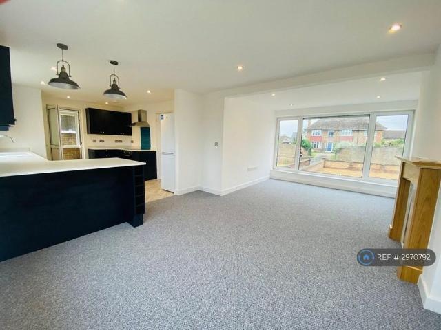 3 bedroom detached house to rent