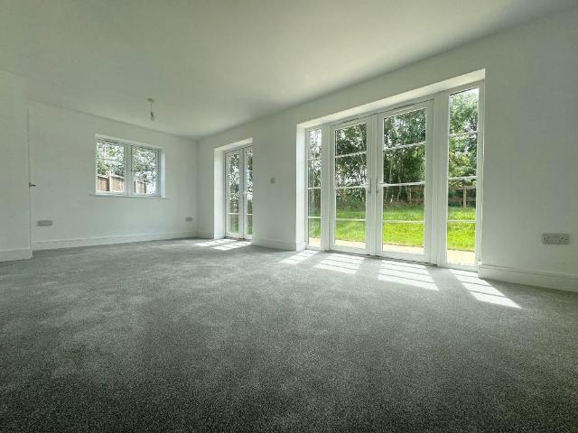 3 bedroom detached house to rent