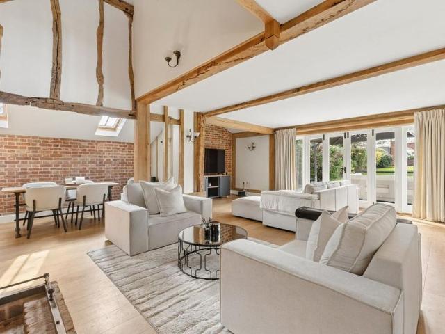 3 bedroom detached house to rent