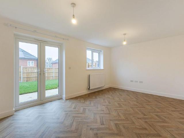 3 bedroom detached house to rent