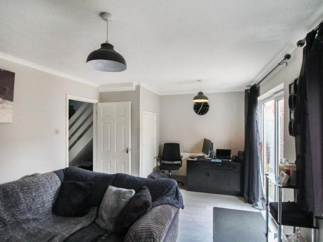 3 bedroom detached house to rent