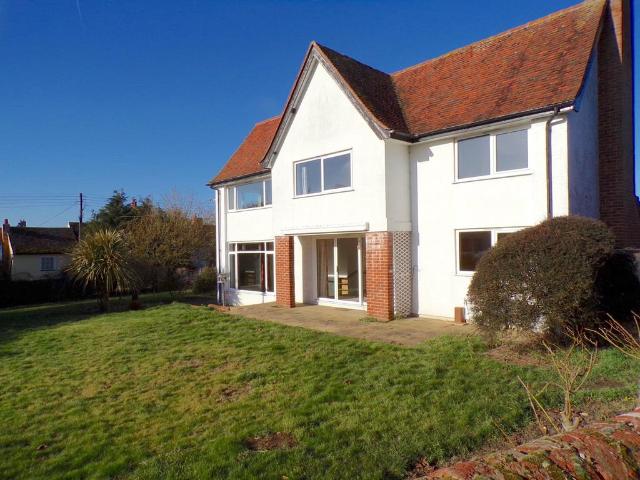 3 bedroom detached house to rent