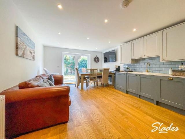 3 bedroom detached house to rent