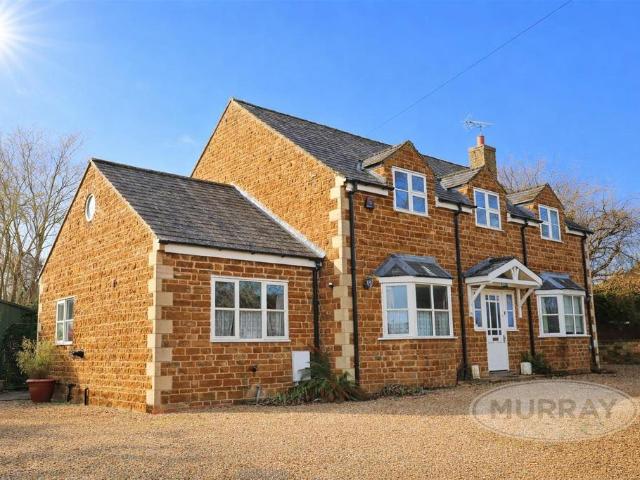 3 bedroom detached house to rent