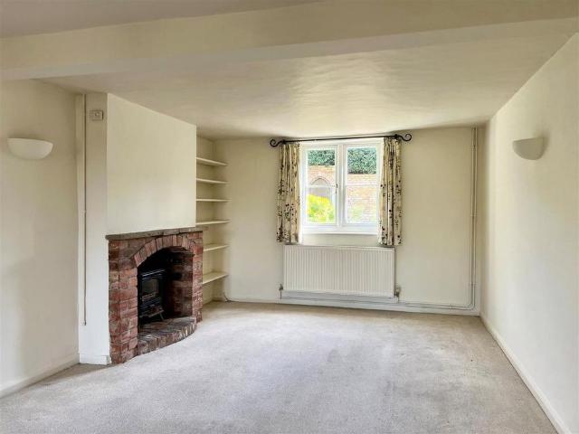 3 bedroom detached house to rent
