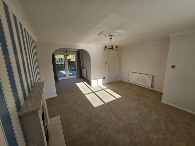 3 bedroom detached house to rent