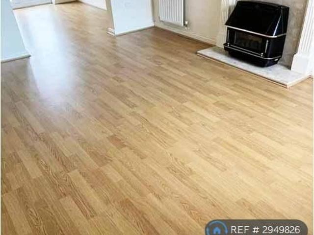 3 bedroom detached house to rent