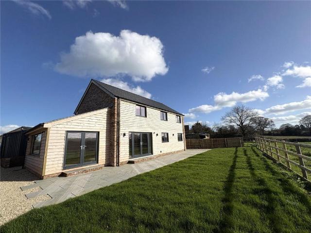 3 bedroom detached house to rent