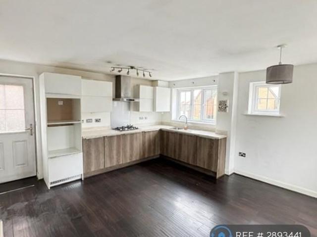 3 bedroom detached house to rent