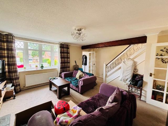 3 bedroom detached house to rent