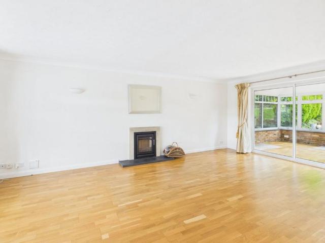 3 bedroom detached house to rent