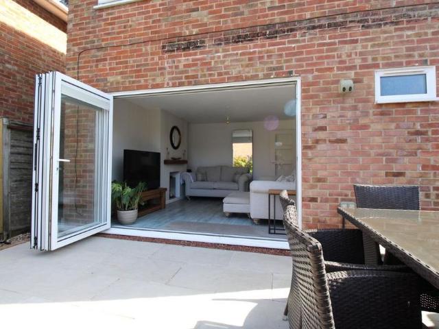 3 bedroom detached house to rent