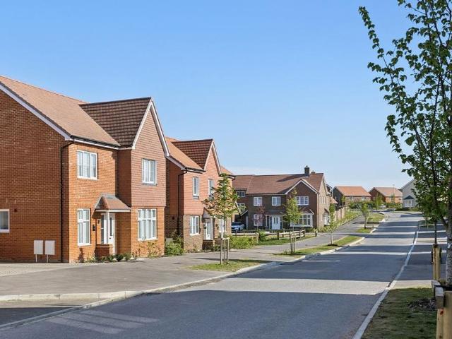 3 bedroom detached house to rent