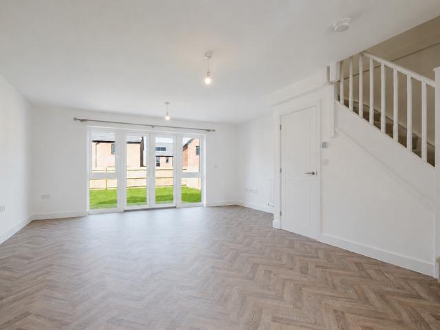 3 bedroom detached house to rent