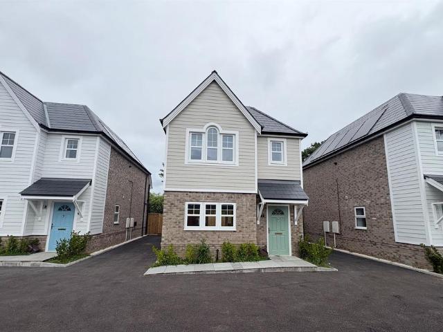 3 bedroom detached house to rent