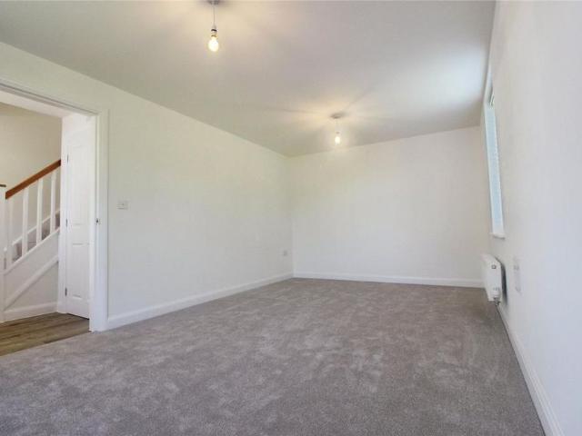 3 bedroom detached house to rent