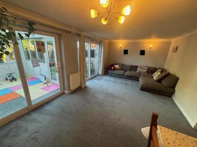 3 bedroom detached house to rent