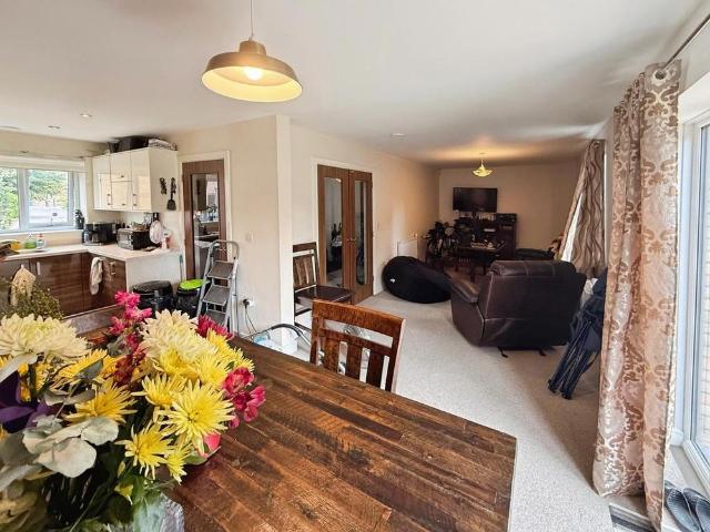3 bedroom detached house to rent