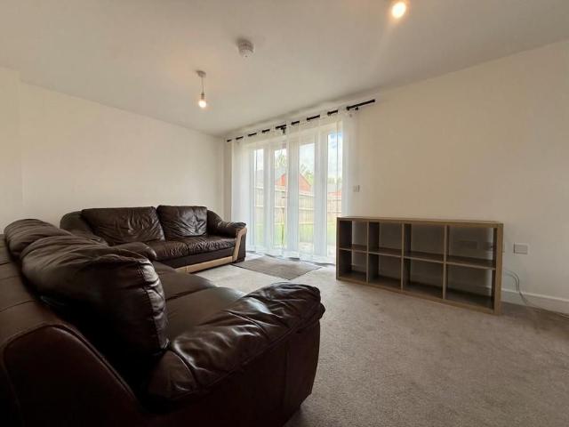 3 bedroom detached house to rent