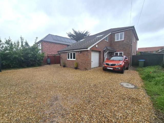 3 bedroom detached house to rent