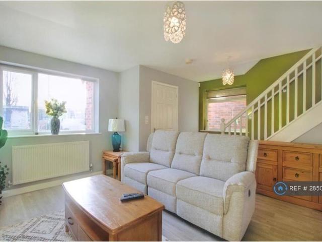 3 bedroom detached house to rent