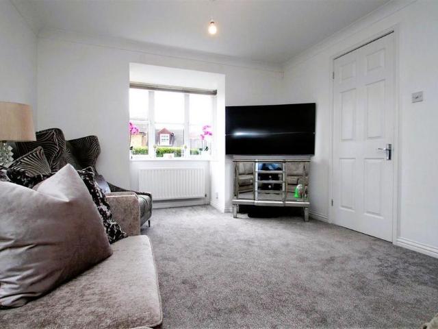 3 bedroom detached house to rent