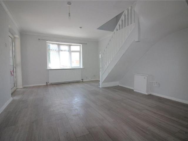 3 bedroom detached house to rent