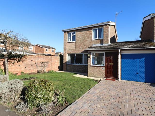 3 bedroom detached house to rent