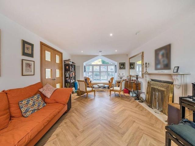 3 bedroom detached house to rent