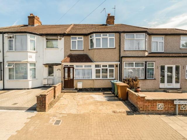 3 bedroom detached house to rent