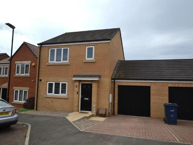 3 bedroom detached house to rent