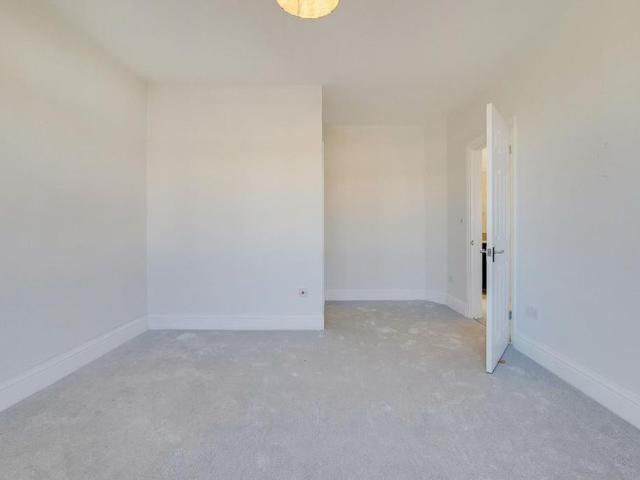 3 bedroom detached house to rent
