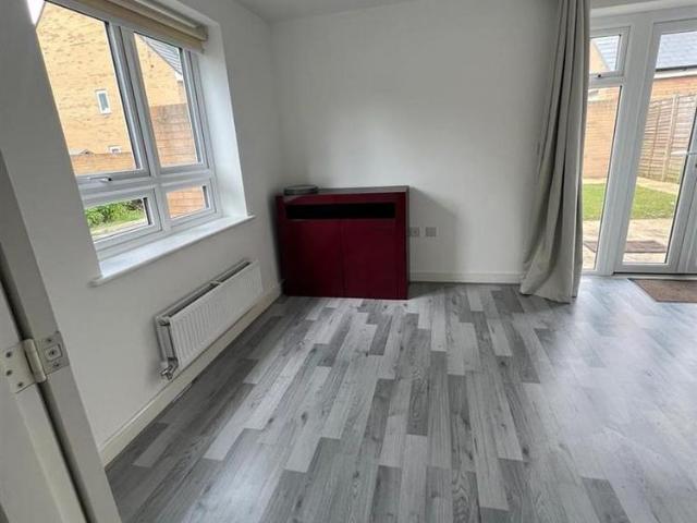 3 bedroom detached house to rent